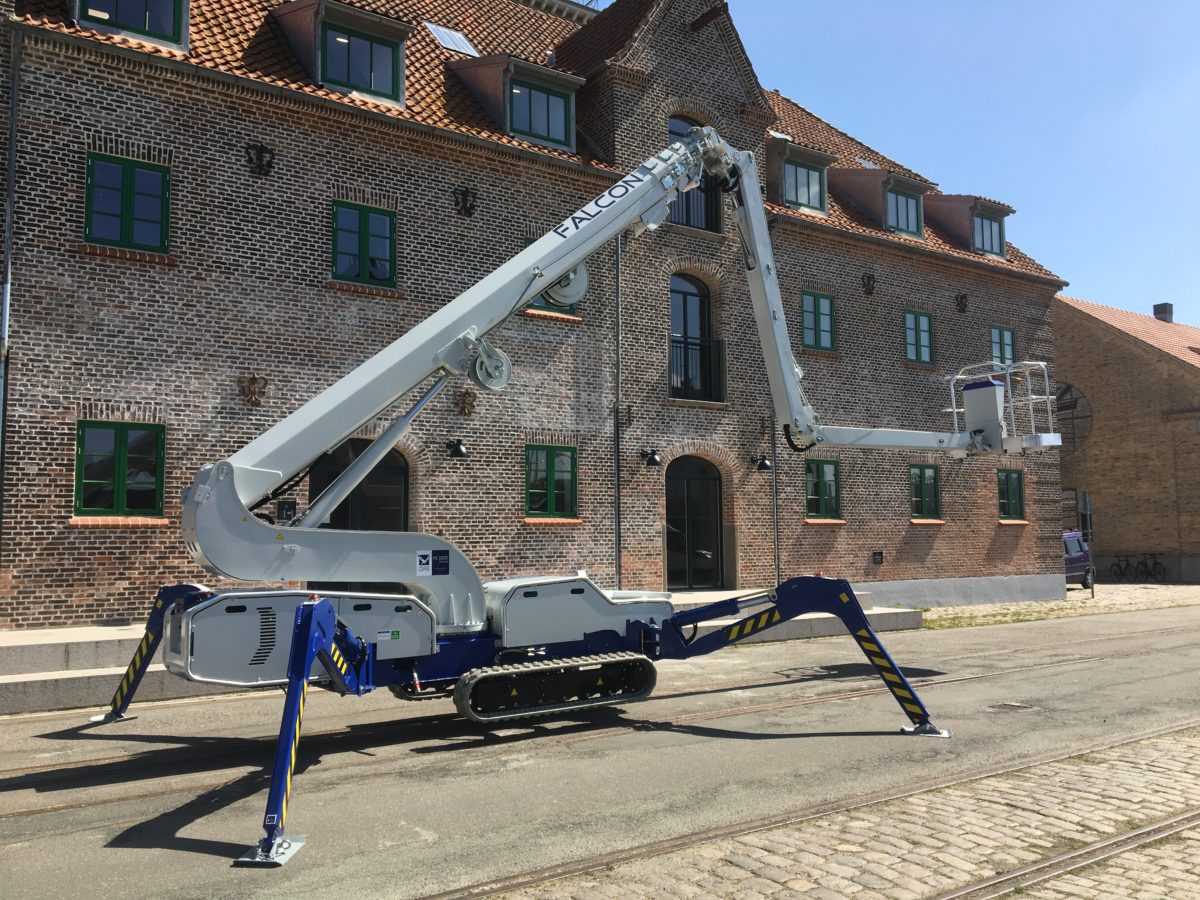 FS 520C Falcon Spider crawler lift - compact, lightweight, maximum reach