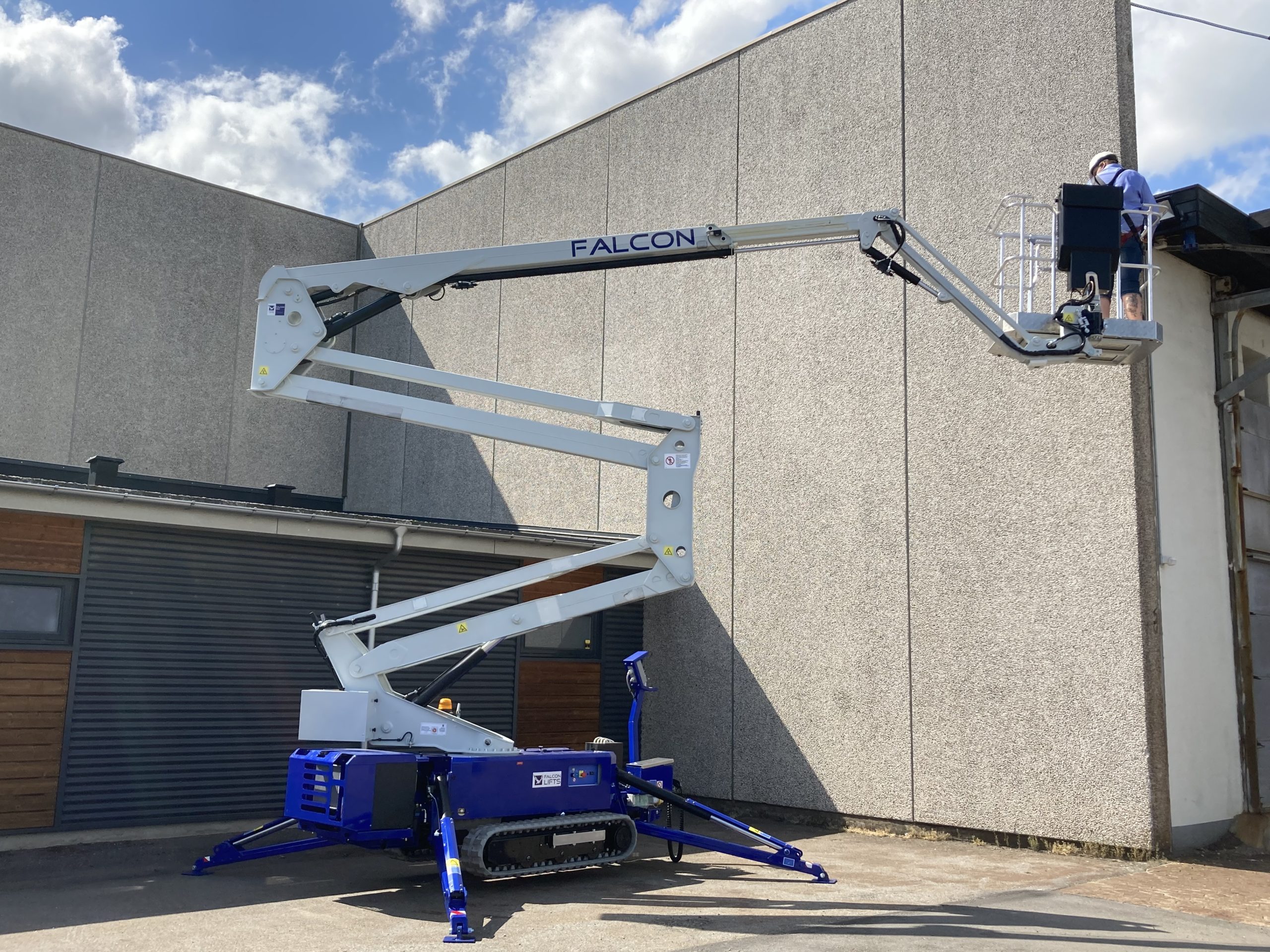 PRODUCTS | Falcon Lifts